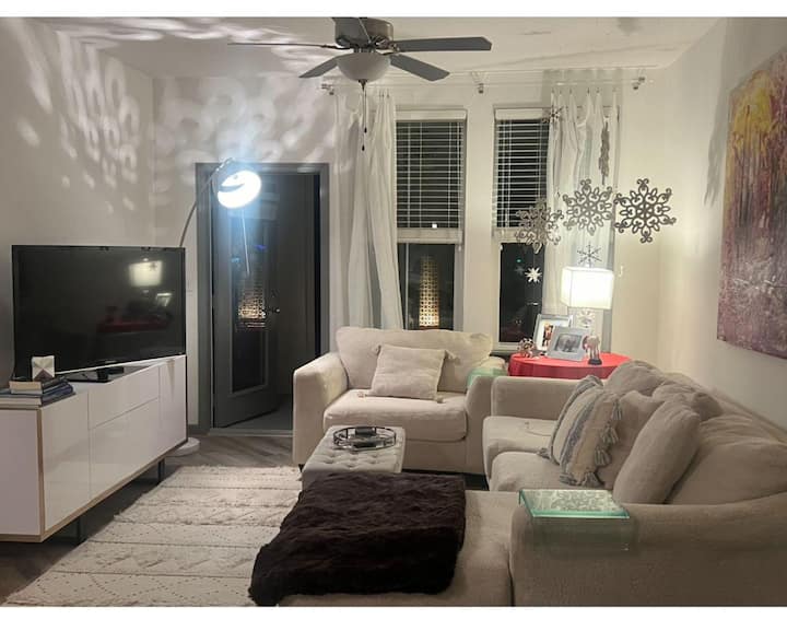 Bright & Breezy 2br Retreat With Private Suites - Redington Shores, FL