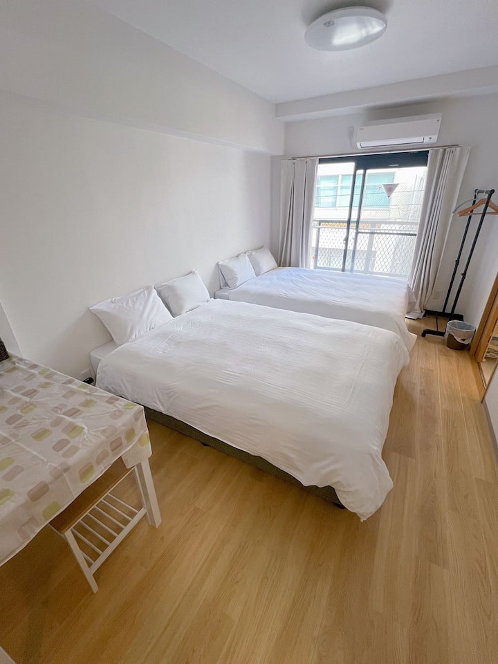 【龙猫民宿-心斋桥店502】长堀桥站步行5分钟/心斋桥，道顿堀步行8分钟/双大床房最大可住4人 - Osaka, Japan