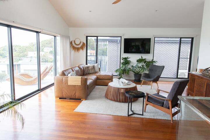Whale Song Ocean Views And Breezes Family Home - Coffs Harbour