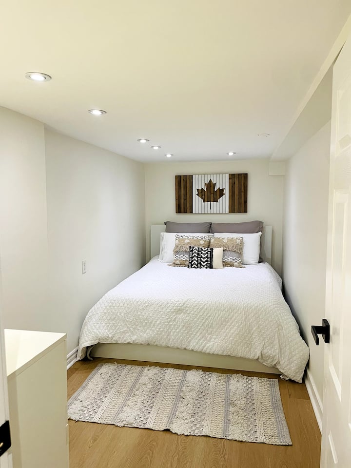 Spacious 1-bedroom Basement Apartment In Toronto - Toronto
