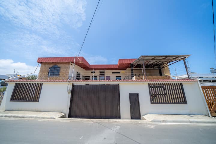 Casa A 3 Min Playa,3hab+bbq+parking+cocina - Crucita