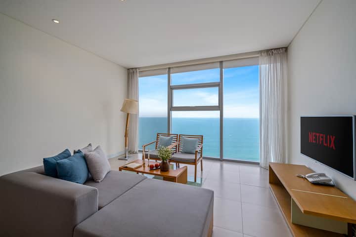 Modern Oceanview 2br Apt W/ Kitchen & Pool Access - Da Nang, Province, Vietnam