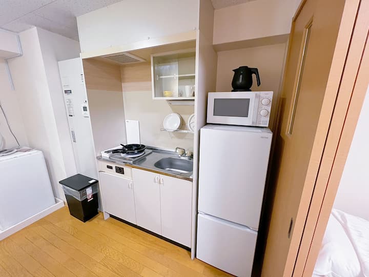 【龙猫民宿-心斋桥店301】长堀桥站步行5分钟/心斋桥，道顿堀步行8分钟/双大床房最大可住4人 - 梅田