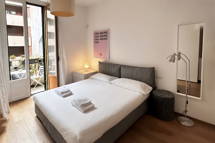 Bilocale In Isola: Moderno, Centrale, Panoramico - Milan