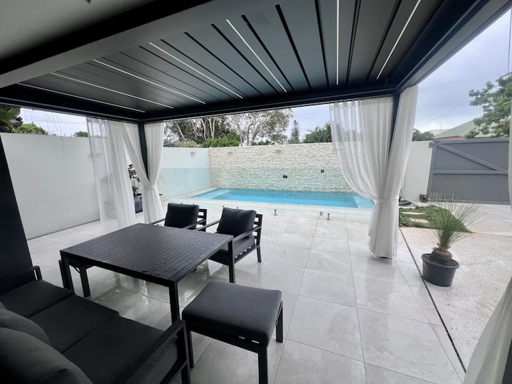 Executive Coolum Beach Apartment - Coolum Beach