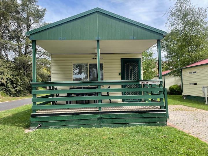 Lucas Cabin - Oberon