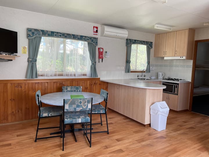 Lucas Cabin - Oberon