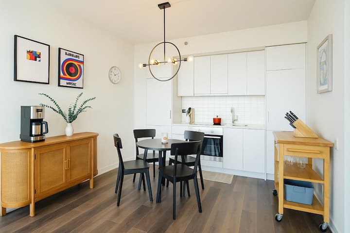 Sky High 1br Condo Heart Of Toronto - Toronto