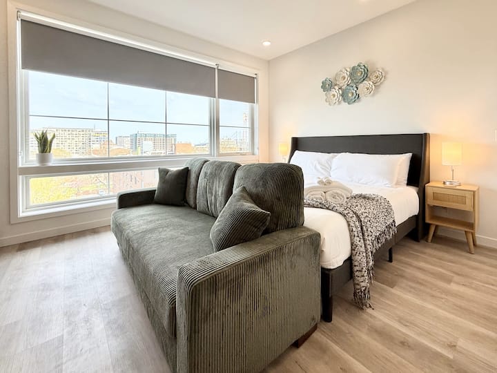 Skyline Views |Free Parking|king Bed | Gym| - Camden, NJ