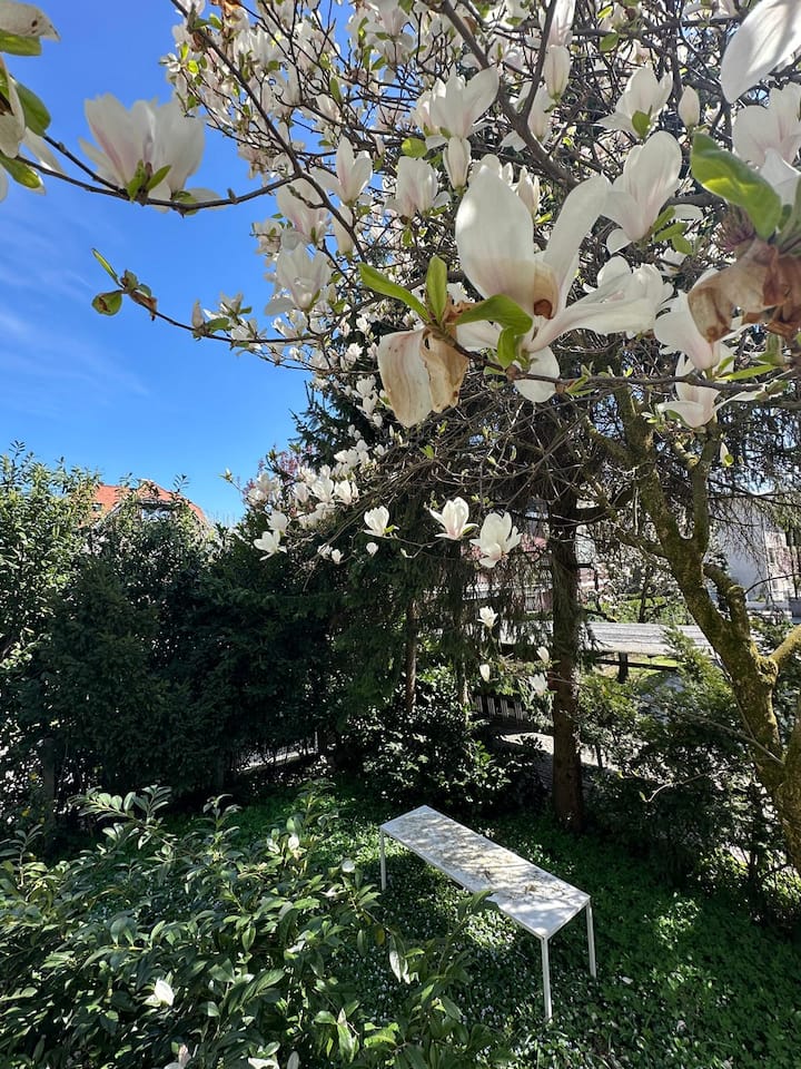 Blossoming Hidden Nest W/ Garden - Ljubljana