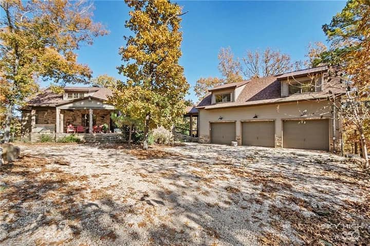 Rocky Top Garage Apartment On Beaver Lake - Beaver Lake, AR