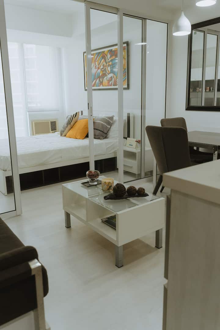 Cozy 1br Condo Unit In Azure Residences - Parañaque
