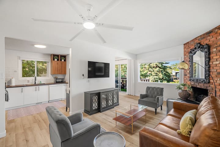 Luxury King Suite Located In Canyon Meadows - Calgary