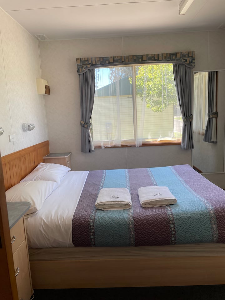 Orient Cabin - Oberon