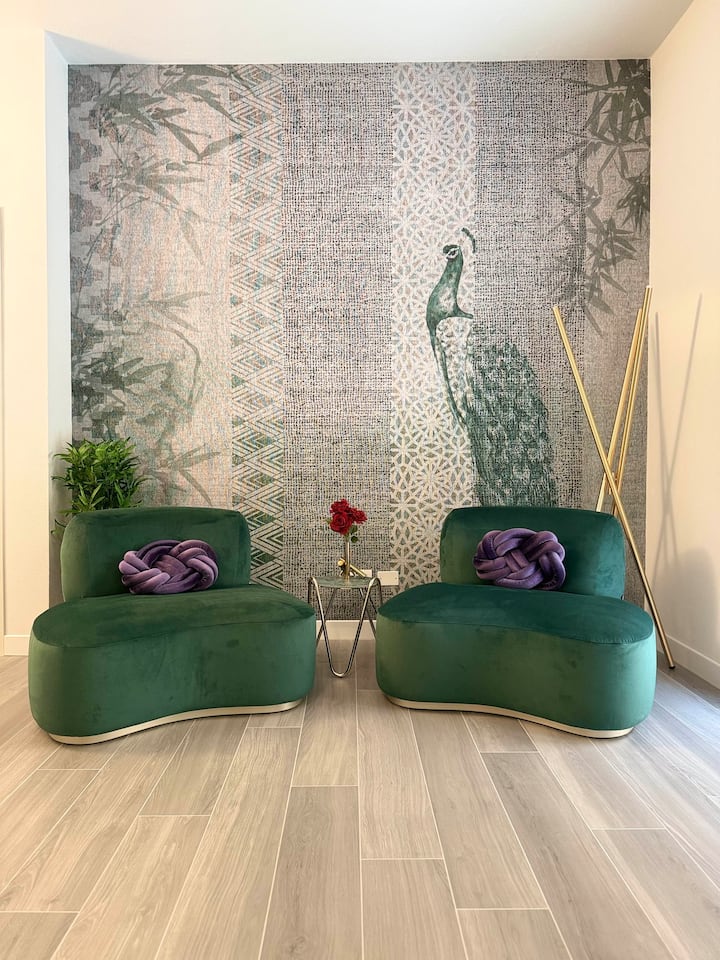 Cheeky Peacock Luxury Suite - Verona