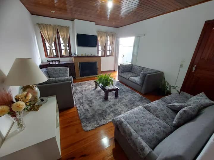 Maravilhosa! Linda Casa Recém-reformada - Campos do Jordão