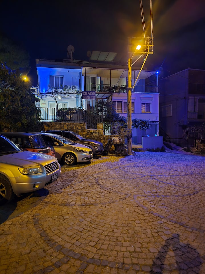 Cesmepansiyonnet 110 Nolu Oda 4 Kişi çAtı Katı - Çeşme