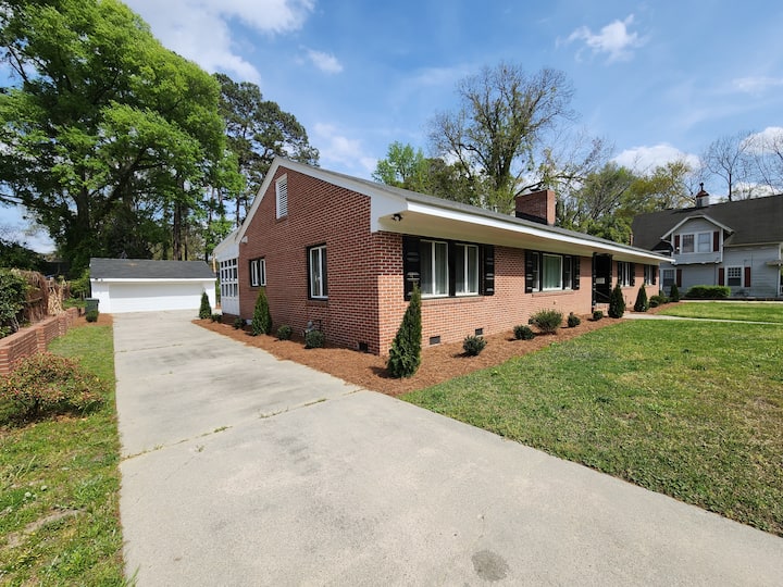City Charmer 3bd/2.1 Bth, Garage - Wilson, NC