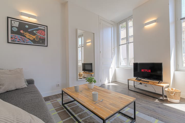 T2 Avec Terrasse, Vue, à Qqes Mètres Du Théâtre - Ampuis