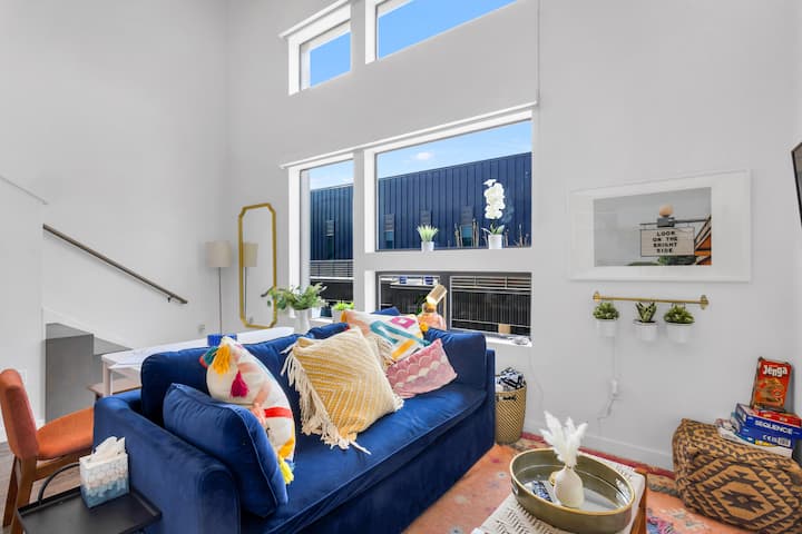 Stylish Studio W/ Loft Bedroom - Mueller - Austin