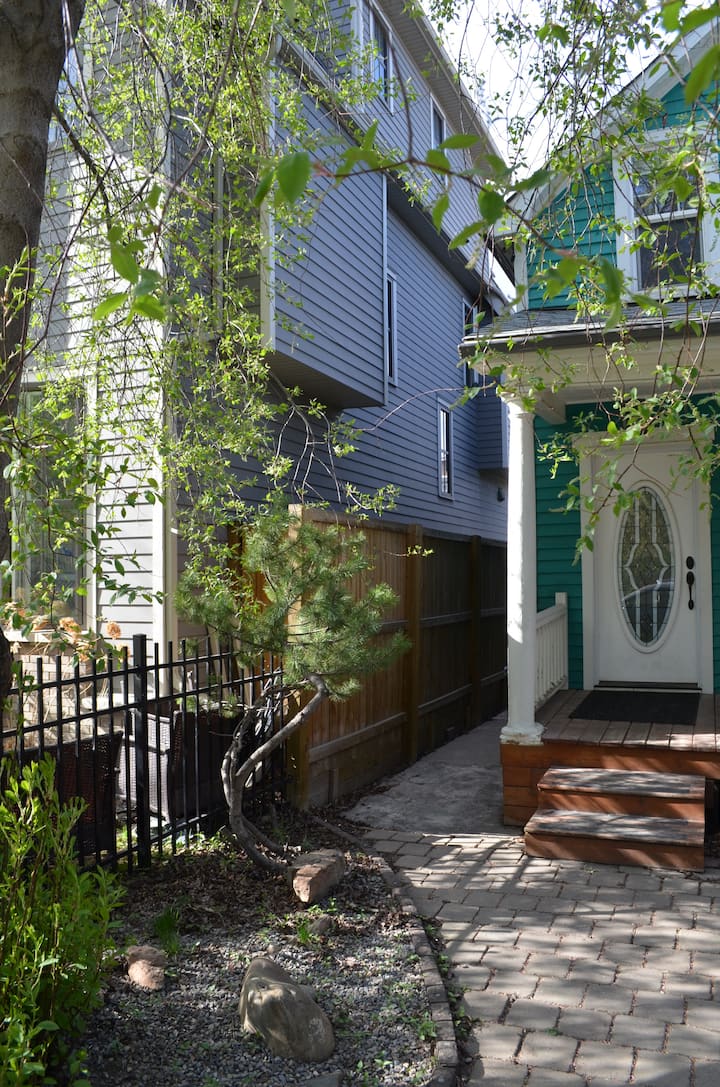 Mighty Squirrel Guest Suite - Calgary