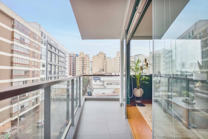 4 Br | 3.5 Ba | 180° Miraflores View | King Bed - Pérou