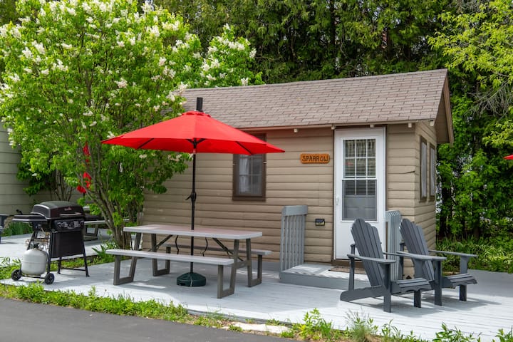 Vintage Cottage In Fish Creek Cottage #2 - Egg Harbor, WI