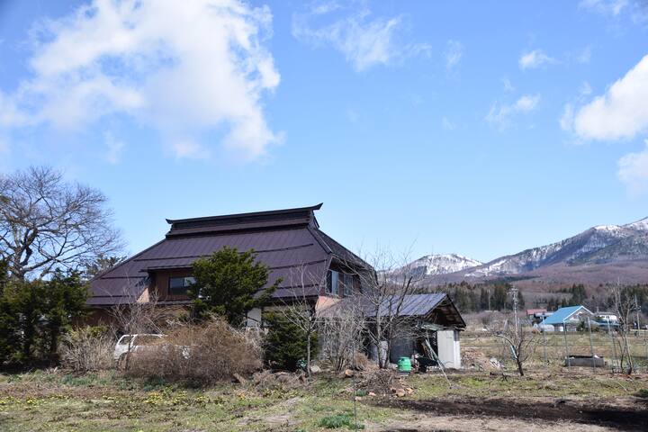 【旅籠屋 戸隠】
忍者の里 戸隠高原の大自然に抱かれた隠れ家 - Nagano
