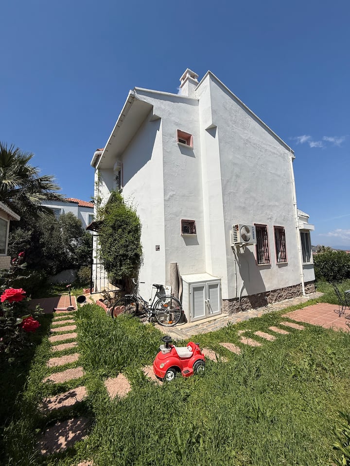 Spacious Garden Villa In Cunda, 300m To The Beach - Ayvalık