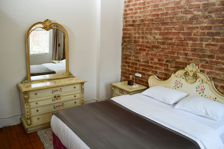 Historical Galata House - Balat