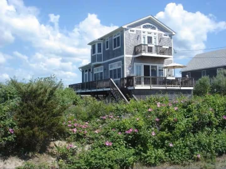 Oceanfront Beachhouse-stunning Views, Wifi, A/c - South Kingstown, RI