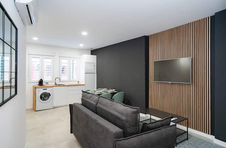 Nomad Malaga - Airport Iii - Málaga