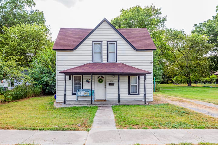 2 Bed 1 Bath Cozy Home / Duncan's Den - Stillwater, OK
