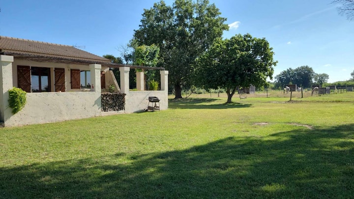 Au Milieu De Nulle Part Mais Proche De Tout ... - Arles