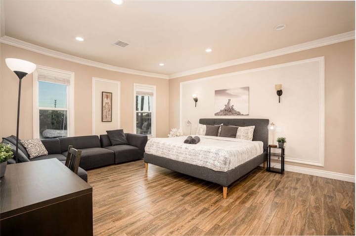 Spacious 6br Home Near Dtla & Crypto Arena - Beverly Hills, CA