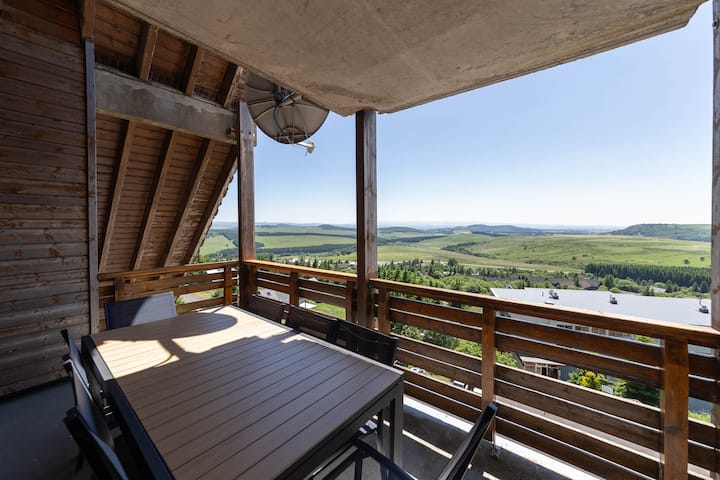 Magnifique Logement Super Besse Avec Piscine - Super Besse