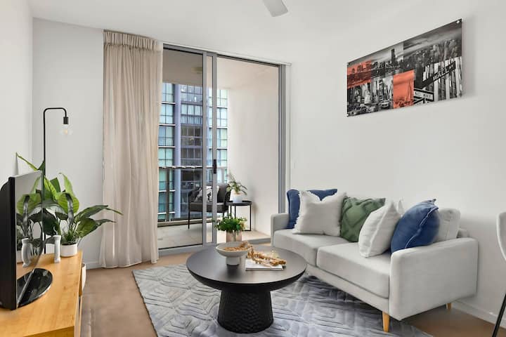 Central 25th Floor 2bd Apartment W/ Pool & Views - Brisbane