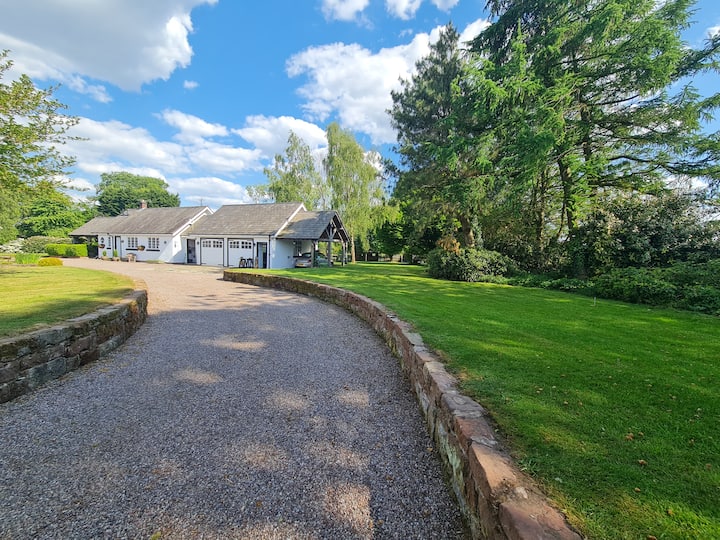 Relaxing Rural Retreat With Wood-fired Hot Tub - Northwich