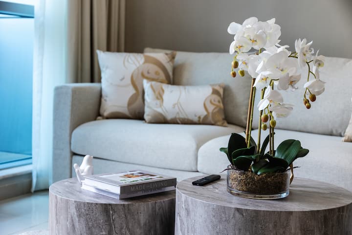 1 Bd In Bay Central With The Iconic Marina Views - Dubai