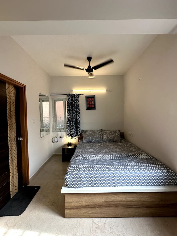 Cosy Studio | Indiranagar | Es405 - Bangalore