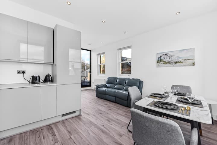 Bright And Airy 2br Flat In London - Chingford