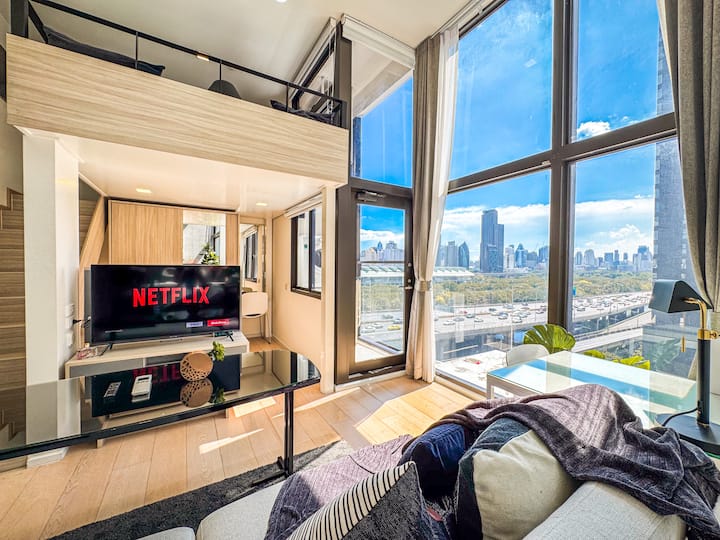 Amazing Loft In Bangkok! 5 Min Walk To Malls/mrt - Bangkok