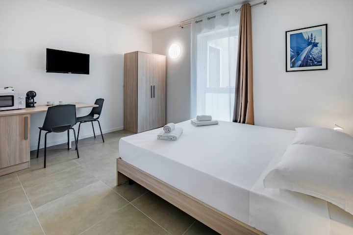 Modern Room Near Venice & Airport – Free Parking 5 - Venice
