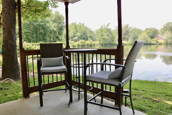 Tiny Pond House - 北