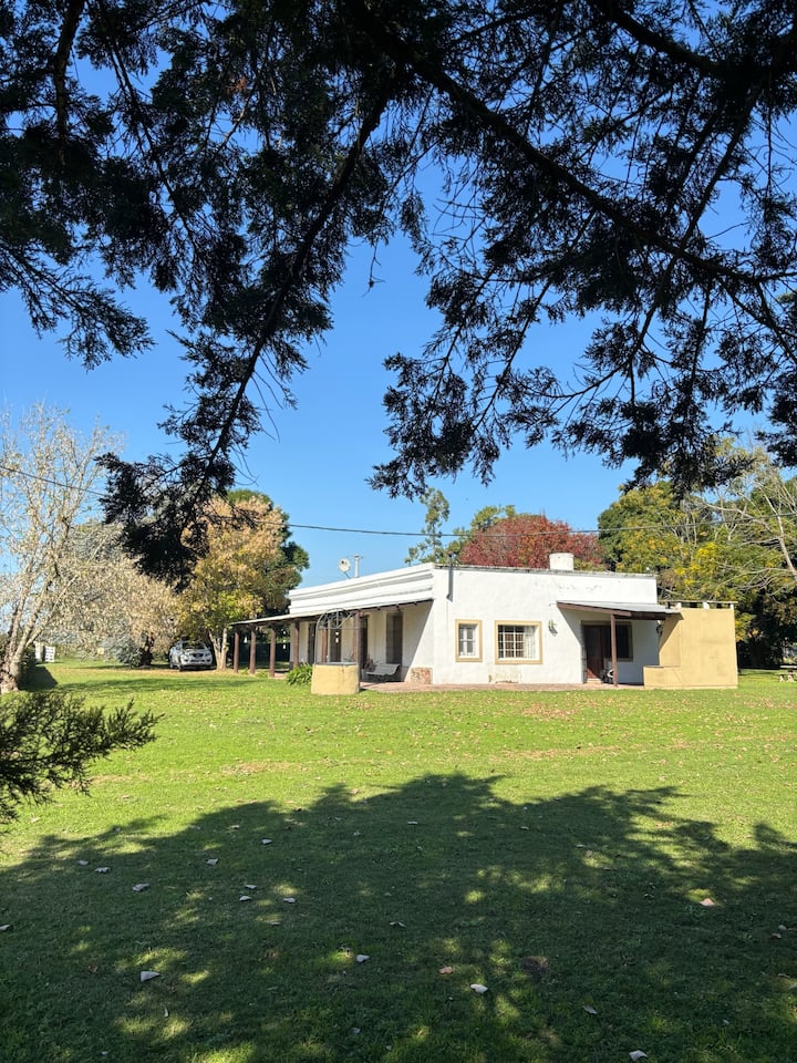 Casa De Campo En Mercedes, Bs As - Awen Stays - Mercedes