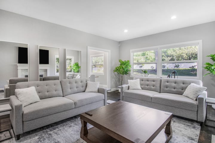 Relaxing Hideaway - Private Theater + Fire Pit - Gainesville, FL