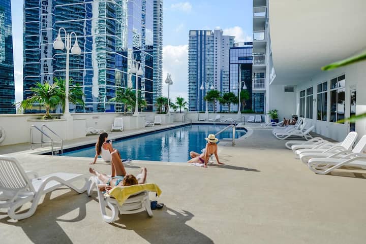 Stay In Heart Of Miami: Pool, All Walking Distance - Phillip & Patricia Frost Museum of Science