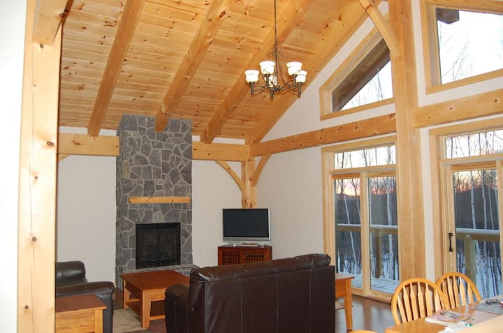 Charming Timber Framed Chalet. - Franconia, NH
