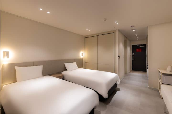 [New!]/수페리어트윈룸/호텔모닥남대문/남대문,시청역,서울역/호텔침구,주차가능 - Seoul