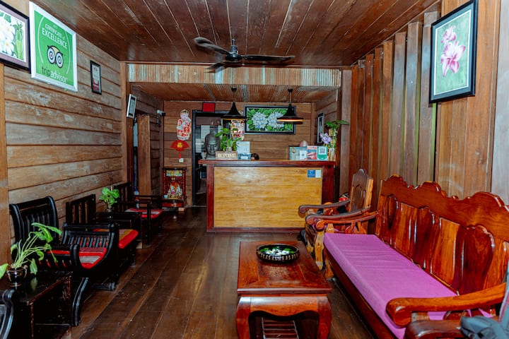 Authentic 1960s-style Villa - Pool @Free Breakfast - Cambodia